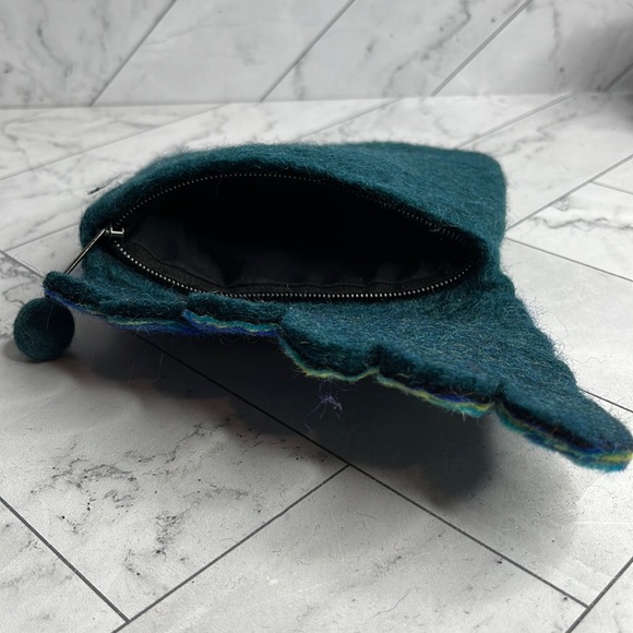 Bags | Nwt Handmade Felt Wool Coin Purse Zip Closure With Flap Round ...